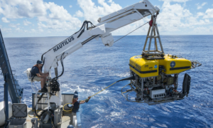 Pilots "Fly" Using ROVs - Deep Ocean Education Project